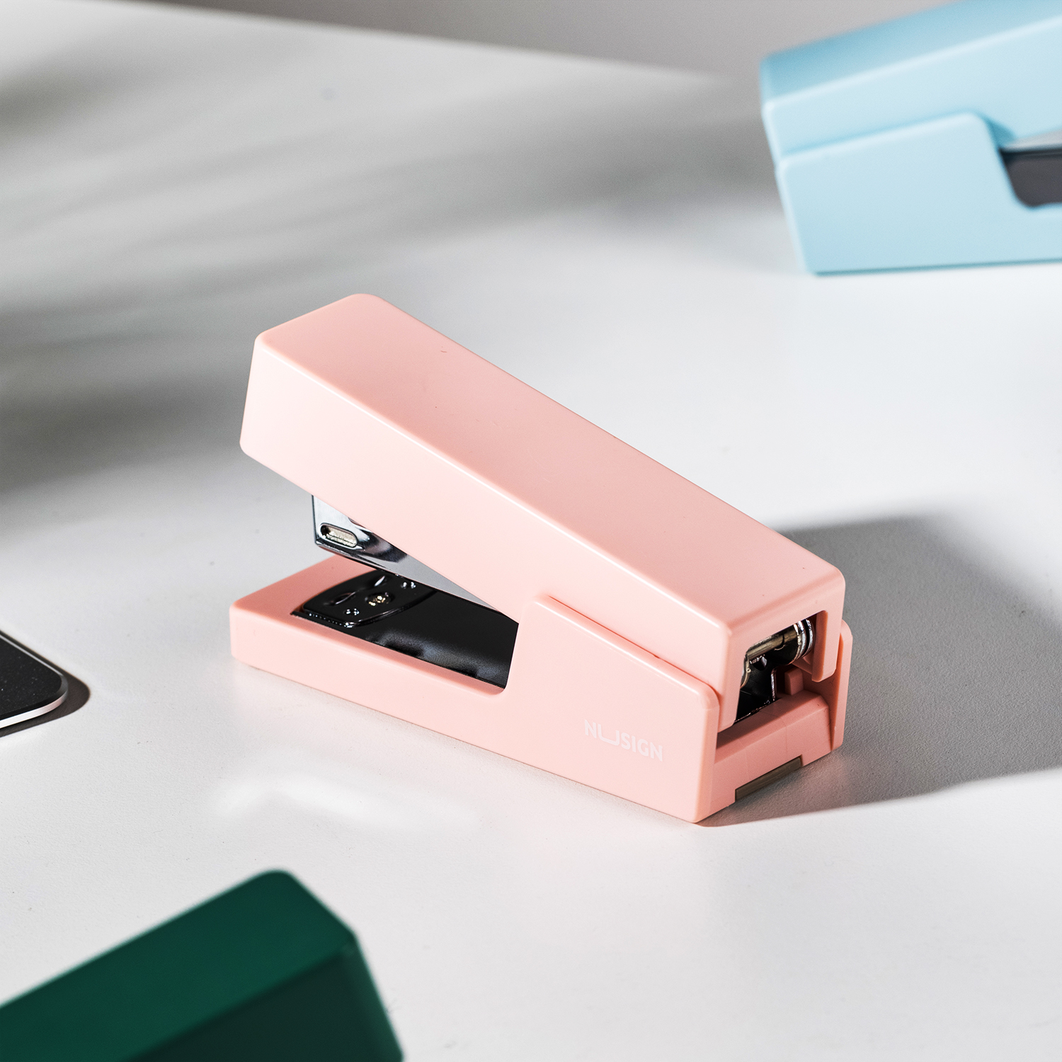 Deli-ENS084 Nusign Stapler - Deli Group Co., Ltd.